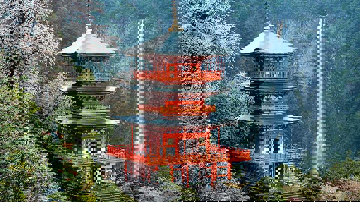 Exploring the Kii Peninsula and the Nasu Highlands